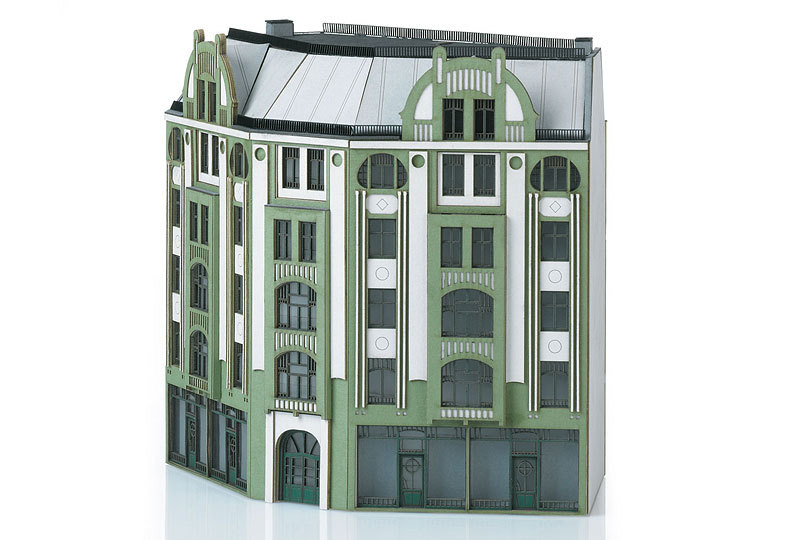 Trix Ho gauge model railway layout building accessories in France